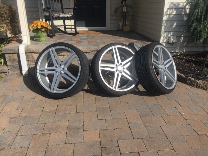 22 Inch Custom Rims and Tires for Sale in Bellmawr, NJ - OfferUp