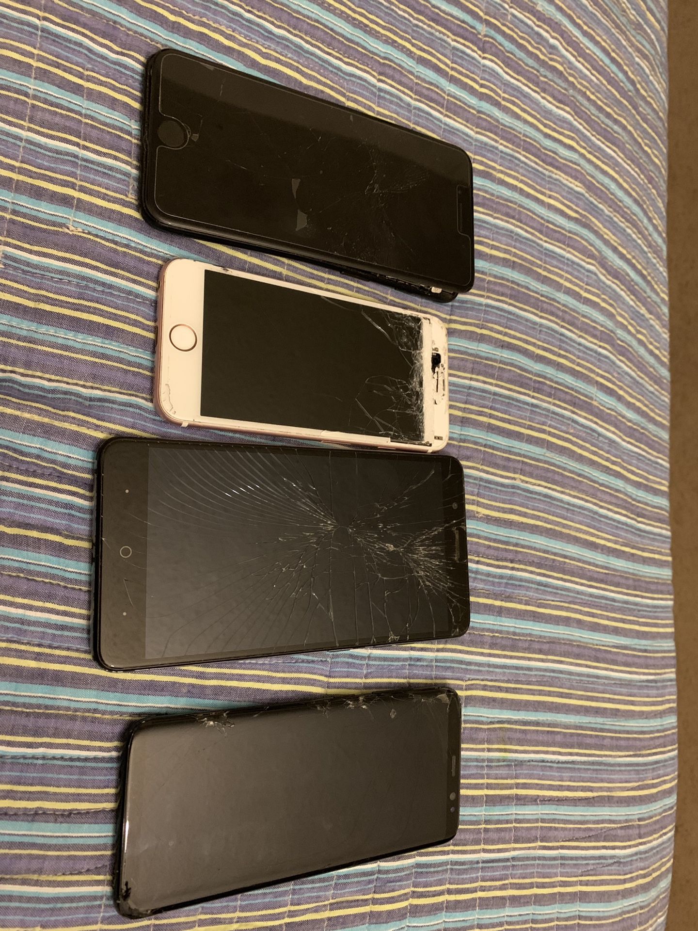 Assortment of cracked and broken phones for Sale in Phoenix, AZ - OfferUp