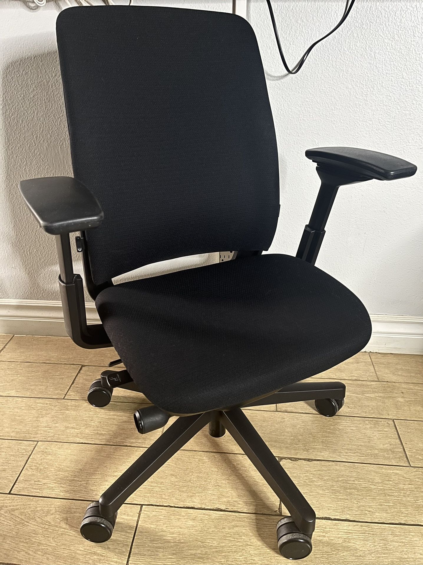 Steelcase Amia Fully Loaded Ergonomic Office Computer Desk Task Chair ...