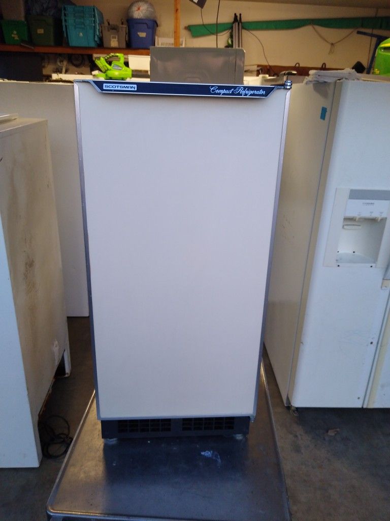 Scotsman Compact Under Counter Refrigerator Freezer Fridge for Sale in ...