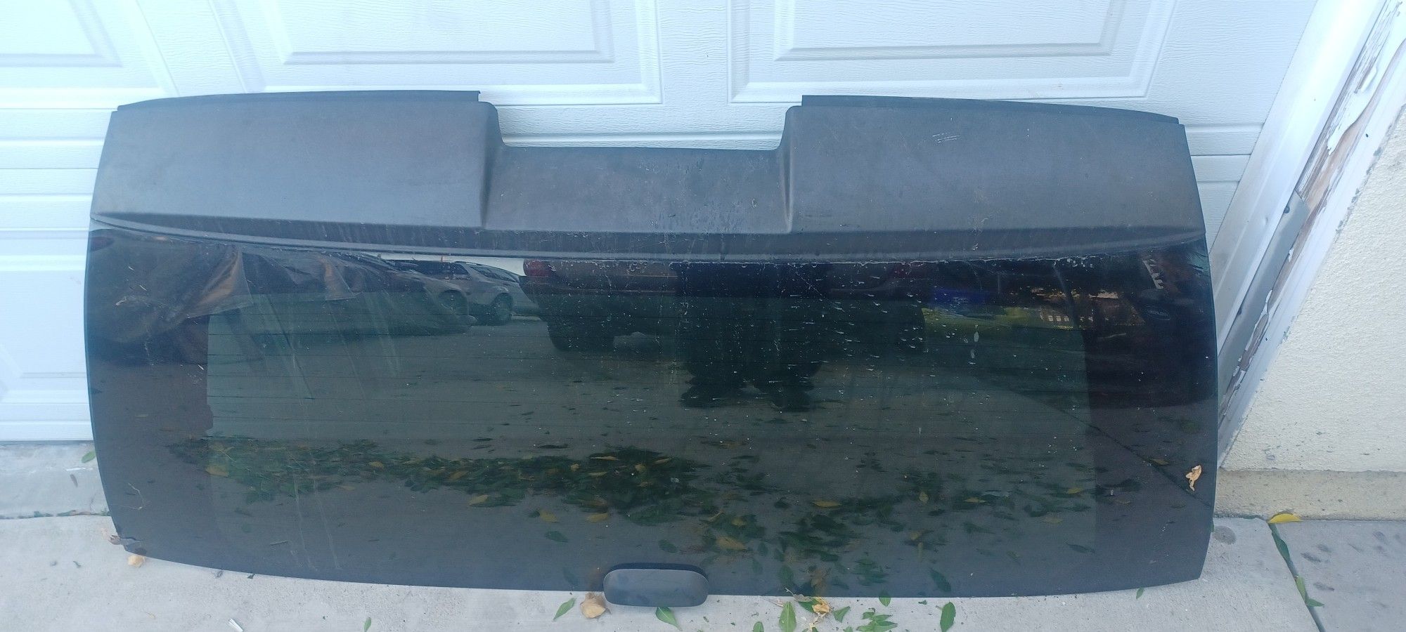 Rear Lift Gate Glass 00-06 Tahoe Yukon for Sale in San Bernardino, CA ...