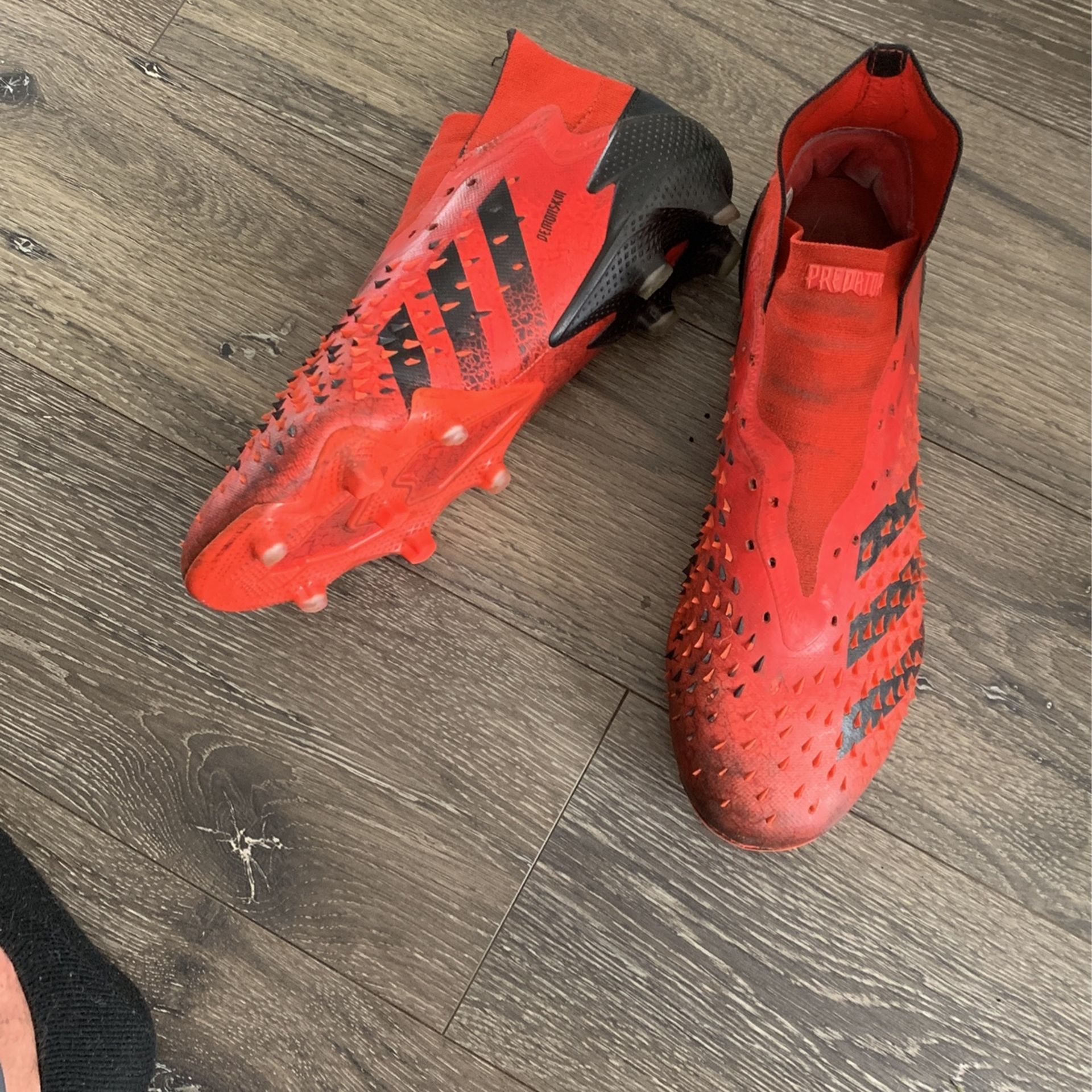 Adidas Predators Soccer Cleats Size 9.5 for Sale in Santa Clarita, CA ...