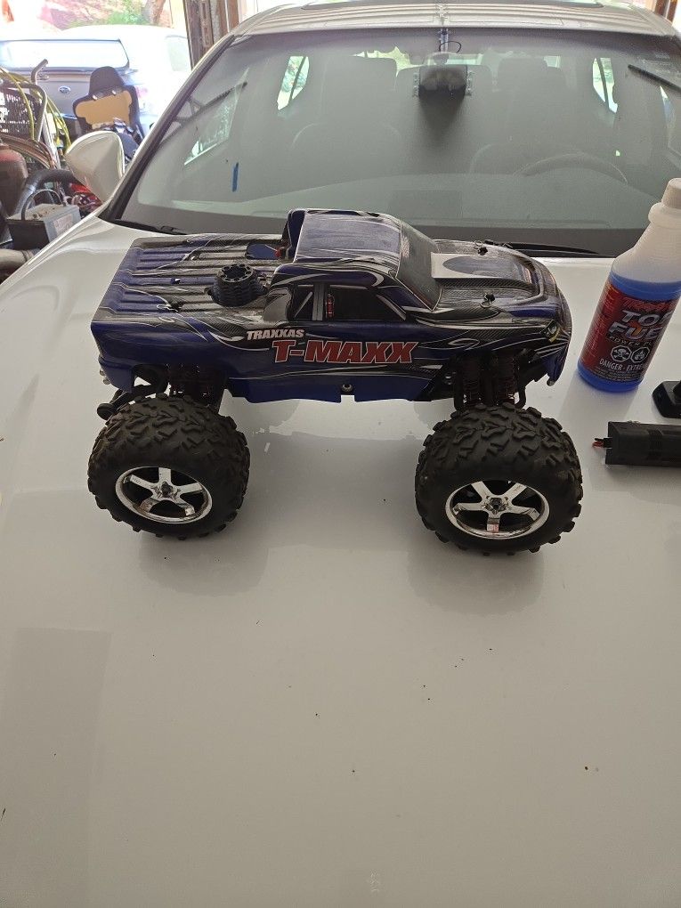 Traxxas T-maxx Like New for Sale in Temecula, CA - OfferUp