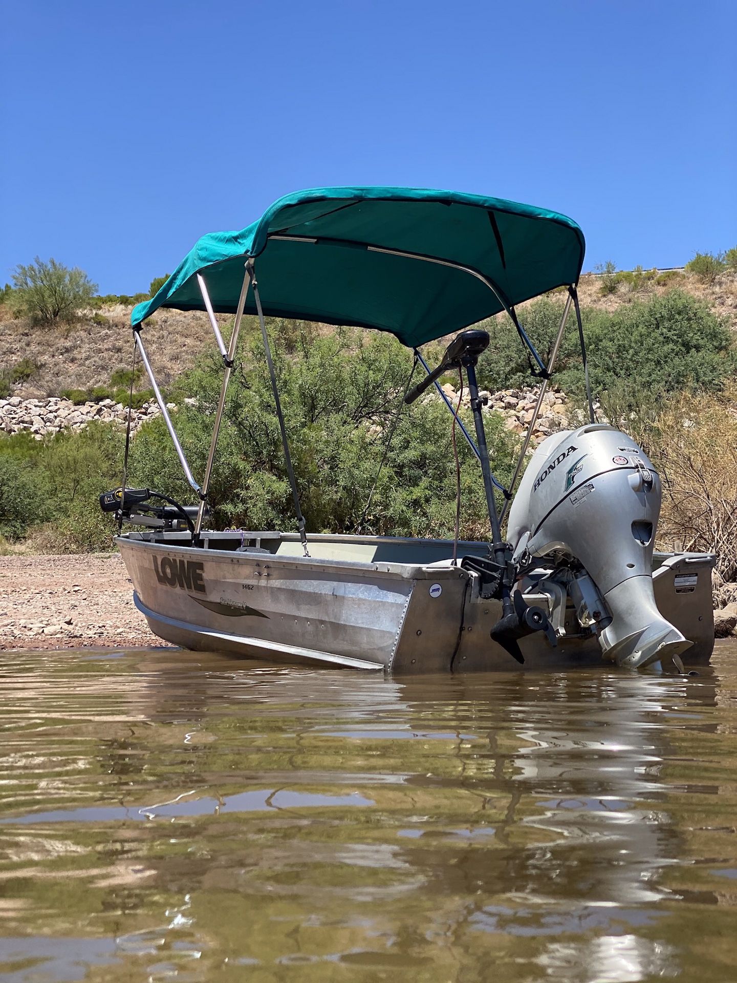 Lowe 14ft bass boat for Sale in Apache Junction, AZ - OfferUp