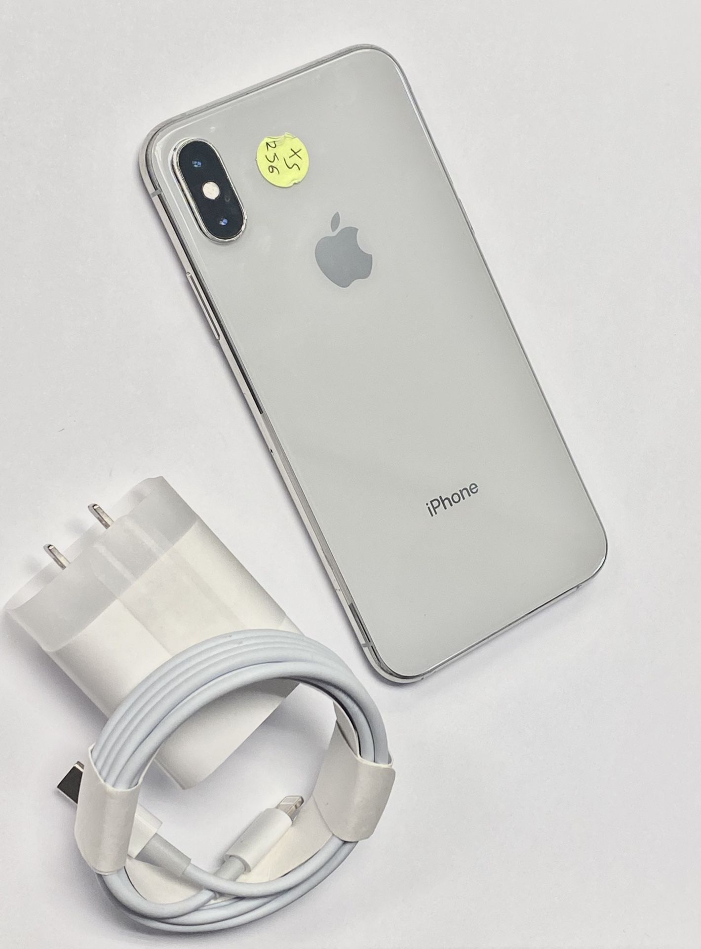 Apple iPhone Xs Max 64 gb., unlocked, sold with store warranty for Sale in Winter Hill, MA - OfferUp