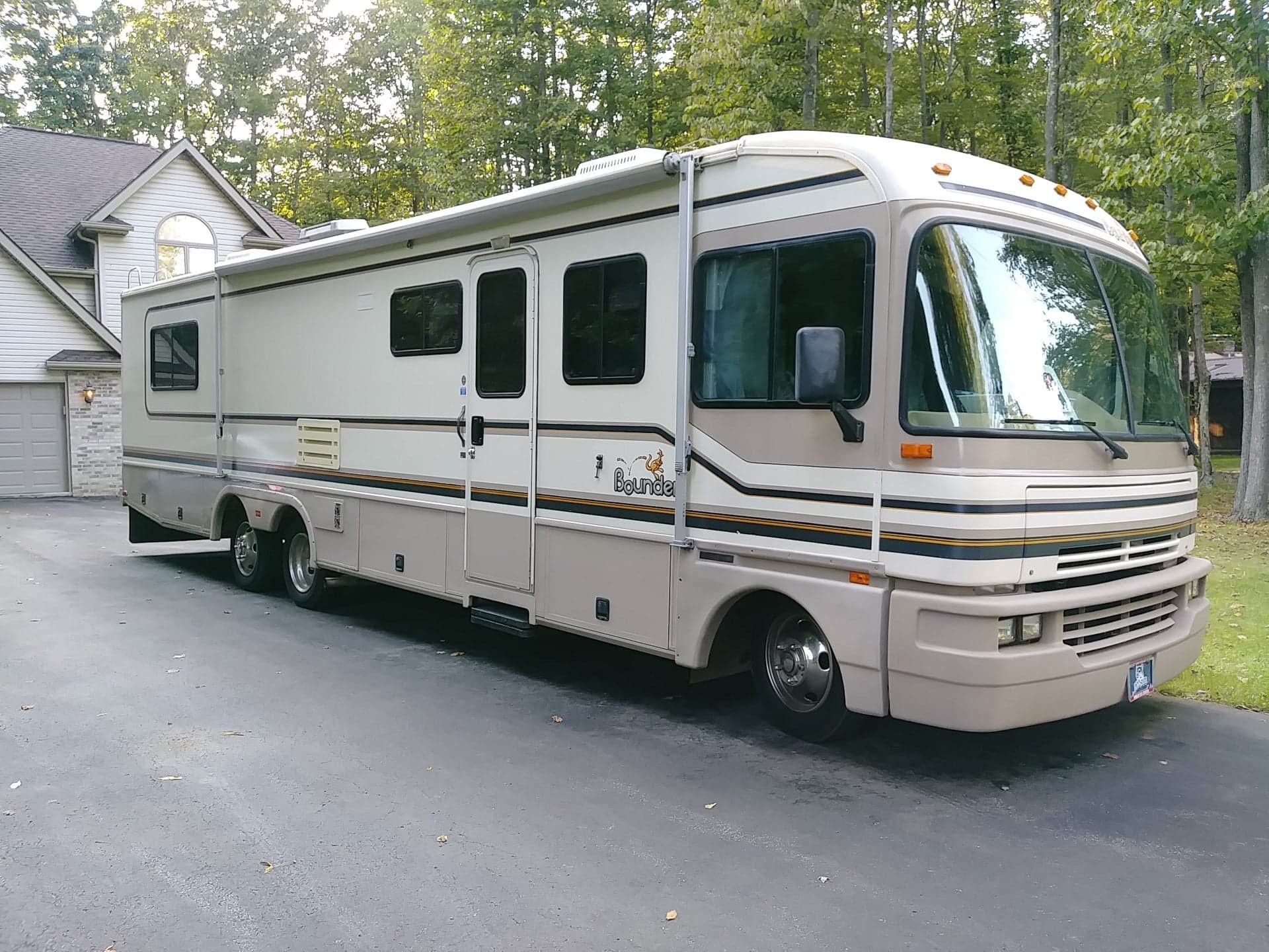 1996 Fleetwood Bounder 36' Motorhome 454 Chevrolet Engine Less than ...