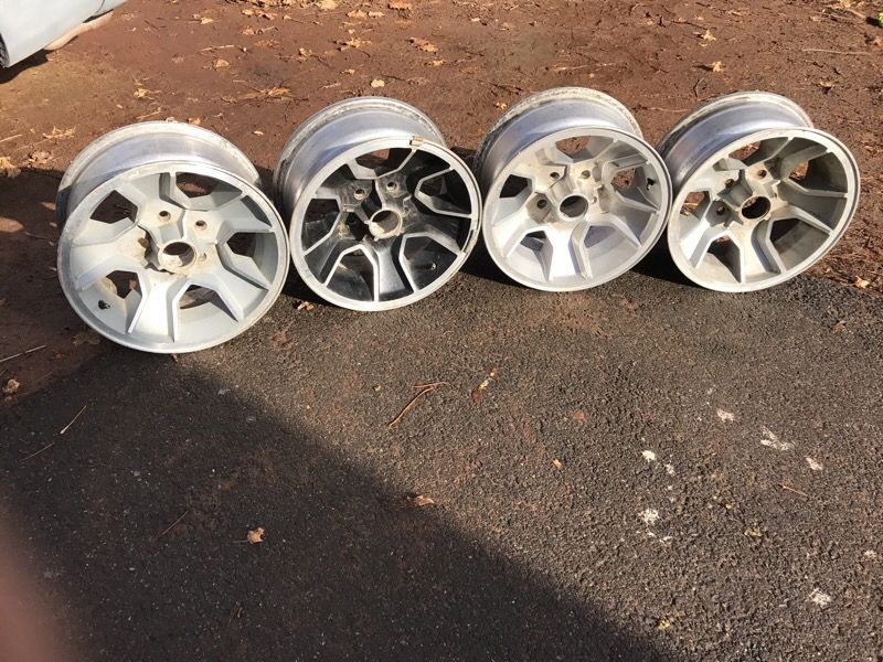 Z28 or Monte Carlo SS rims. 15 inch. Also known as N90 wheels. No ...