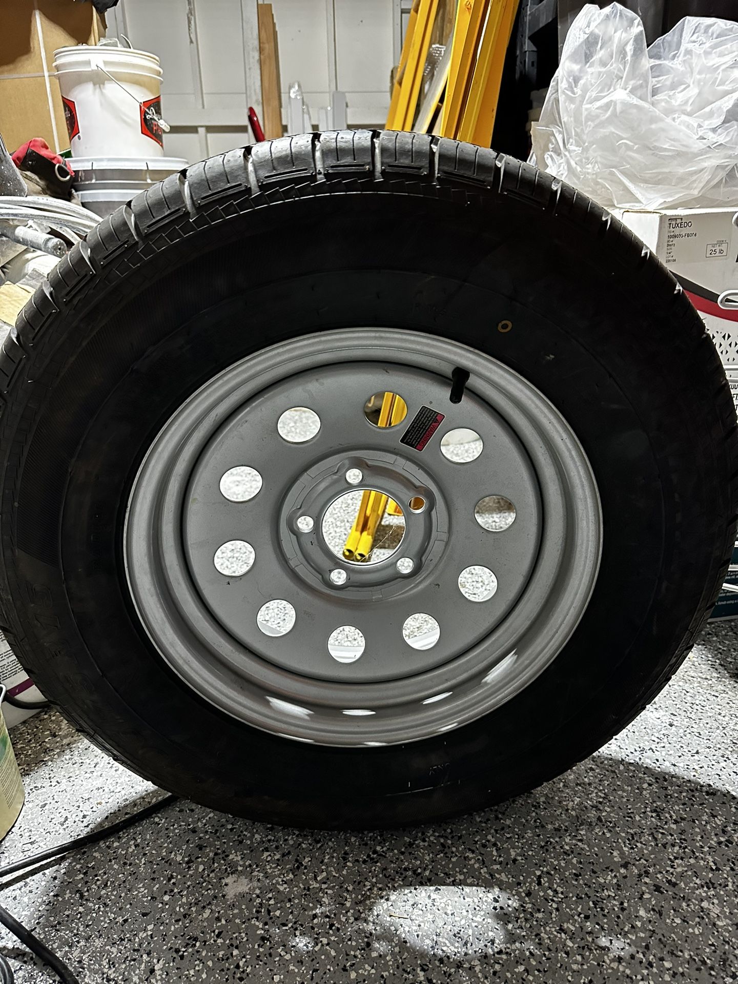 Trailer Tire ameritrail for Sale in Pomona, CA - OfferUp