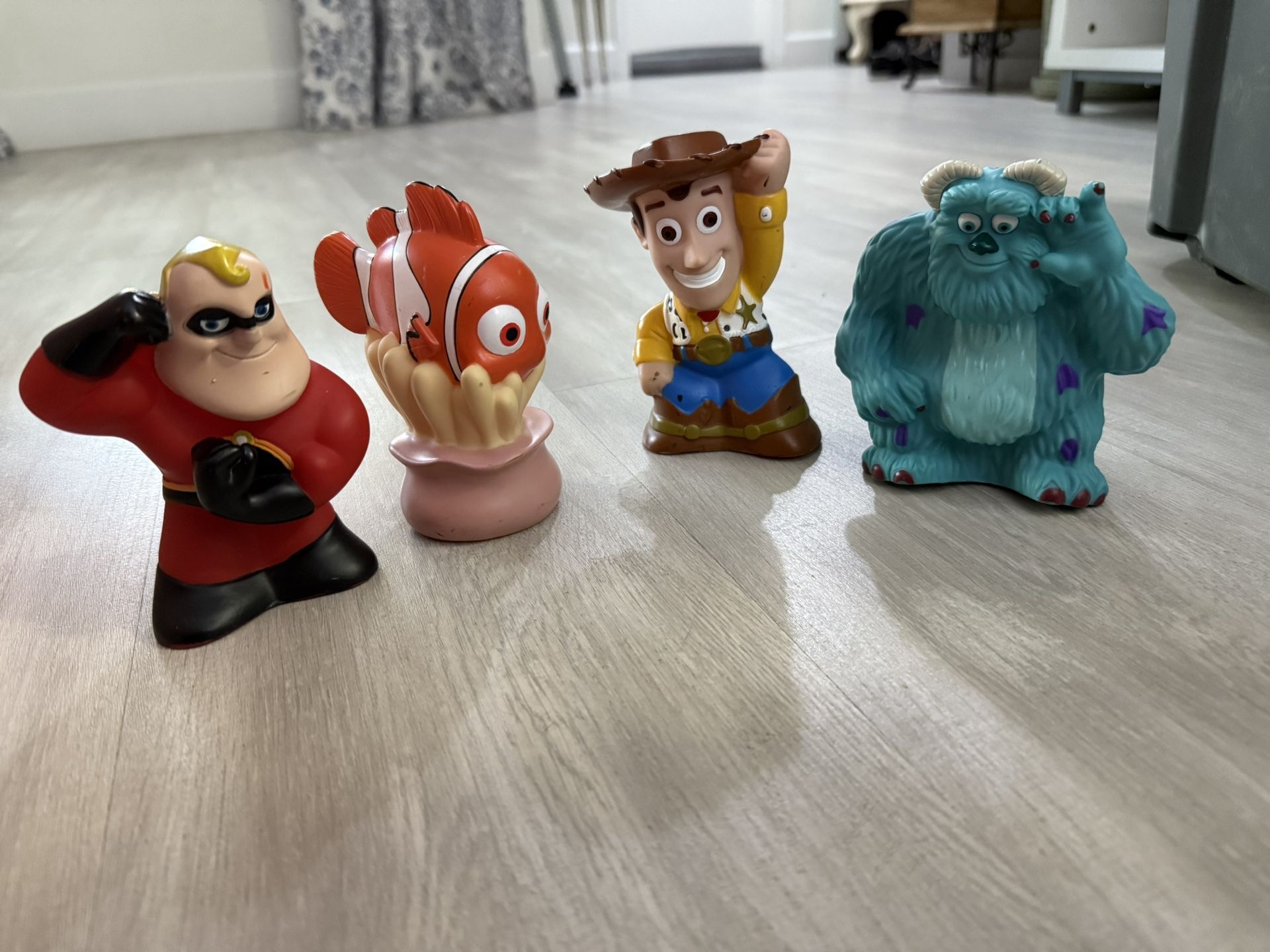 DISNEY PIXAR TOY STORY THE INCREDIBLES FINDING NEMO THEME PARK ...