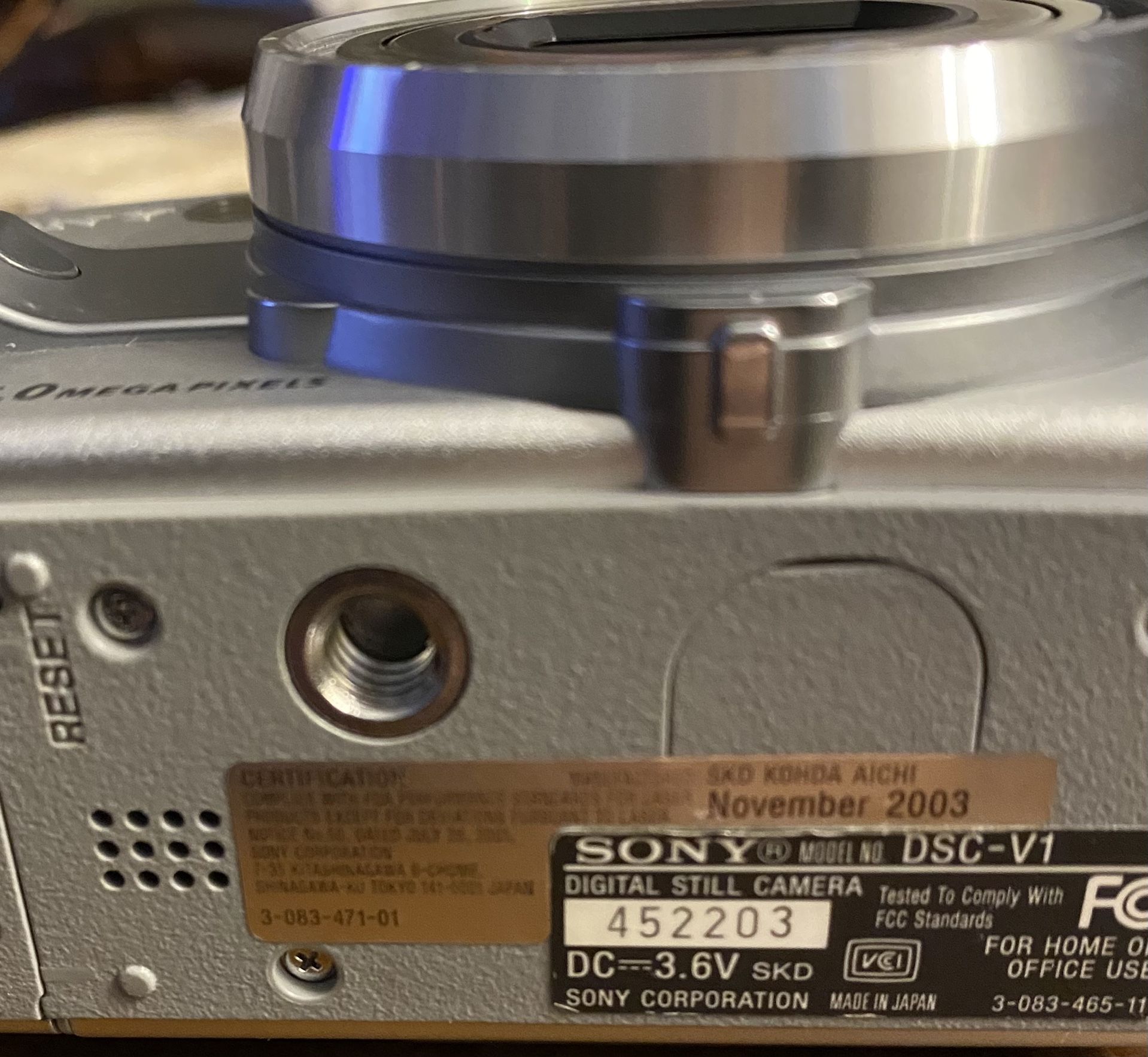 Sony Cybershot DSC-V1 5.0MP Compact Digital Camera Silver for Sale in Henderson, NV - OfferUp