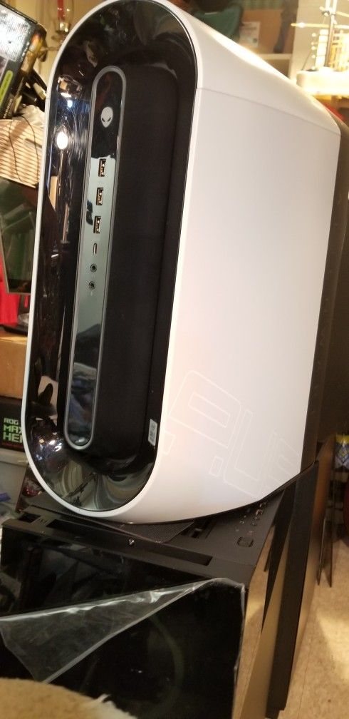 *Gaming PC*_ALIENWARE_Aroura,R11_RTX 2060 SUPER_i5-10400_1TB HDD_256GB ...
