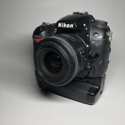 Nikon D7000 With Battery Grip