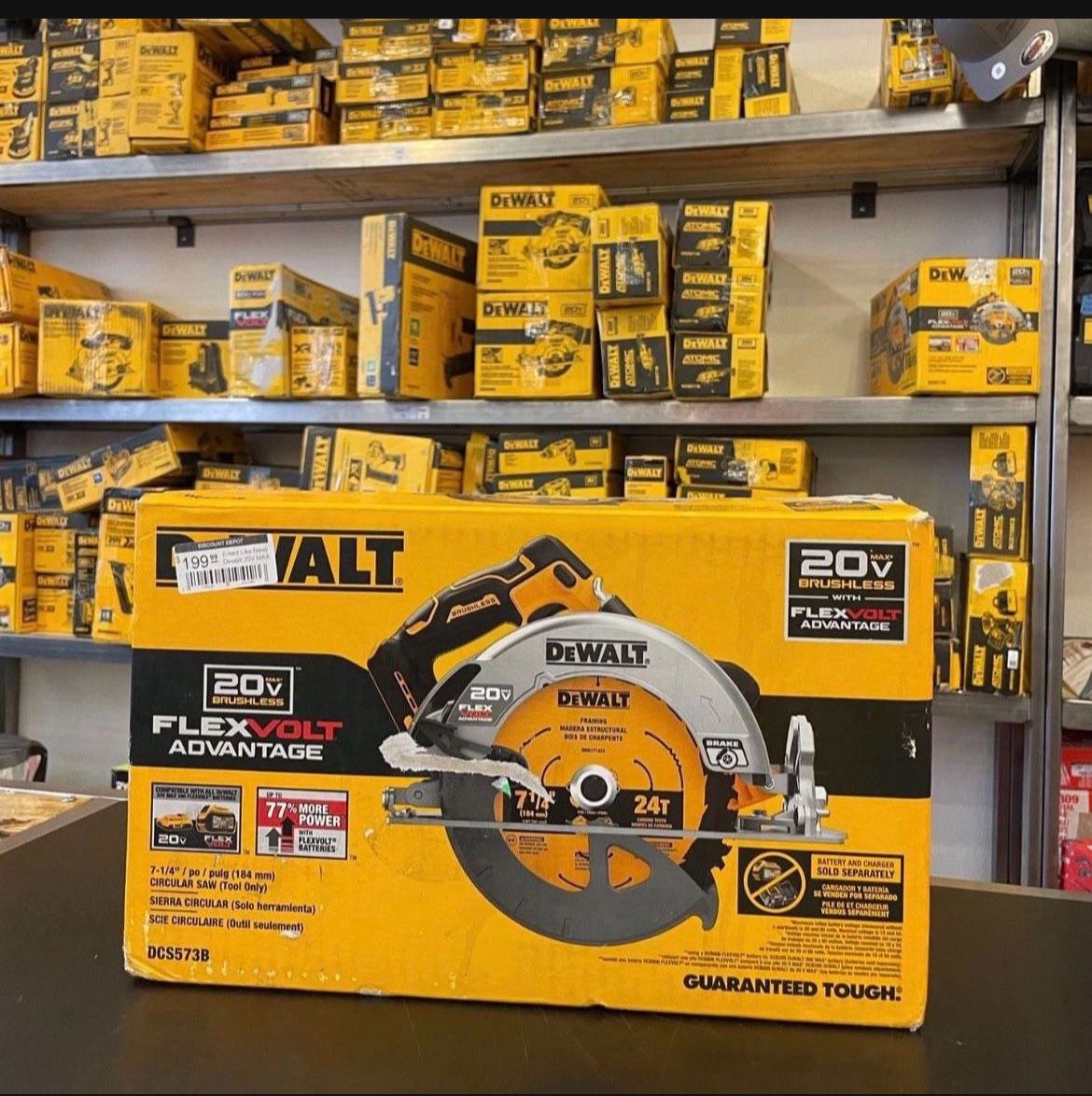 DEWALT 20V MAX Cordless Brushless 7-1/4 in. Sidewinder Style Circular ...