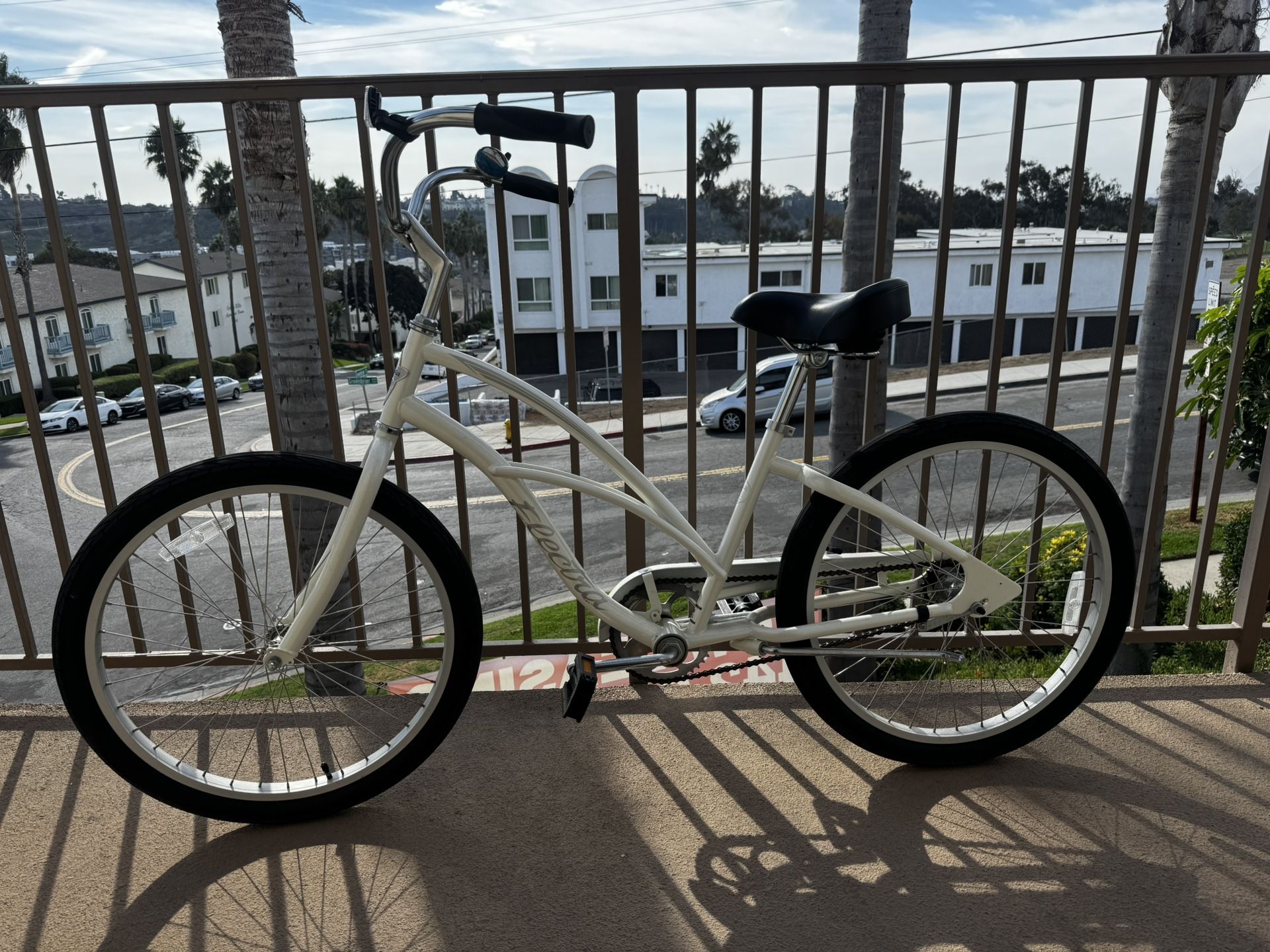 Electra Bicycle - Beach Cruiser for Sale in Carlsbad, CA - OfferUp