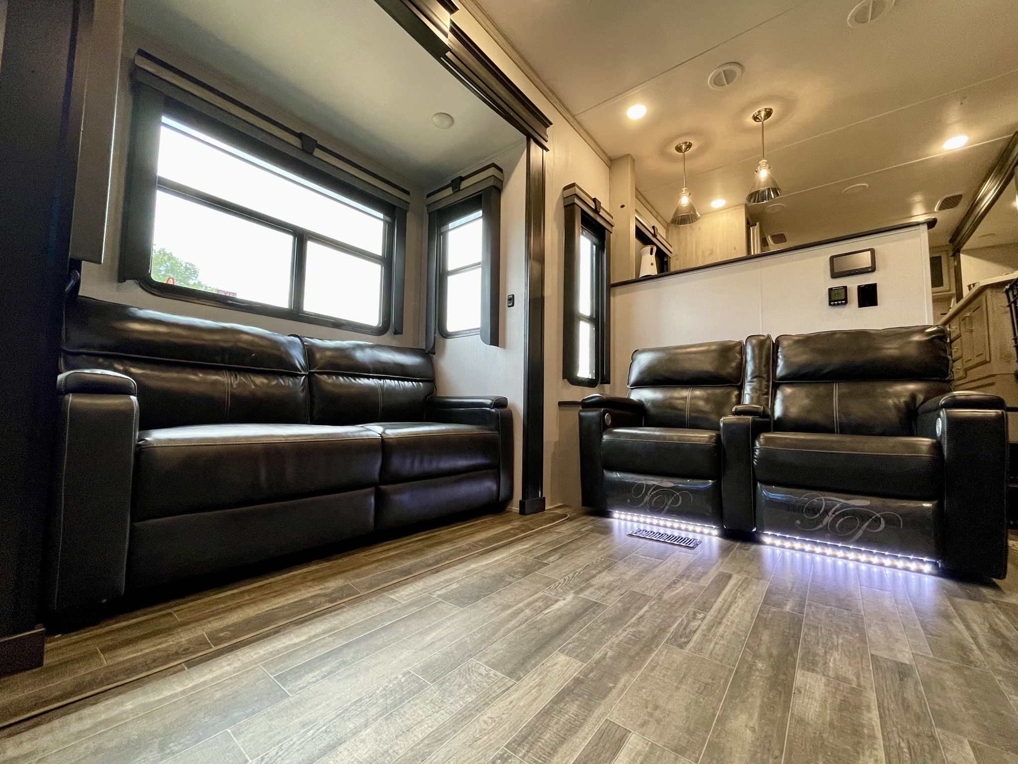 2022 Keystone Alpine 3790FK for Sale in Fort Worth, TX - OfferUp
