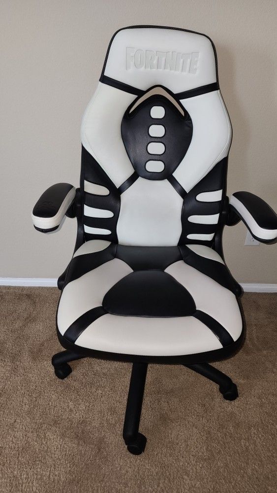Gaming, Office, Desk Chair - Fortnite for Sale in Las Vegas, NV - OfferUp