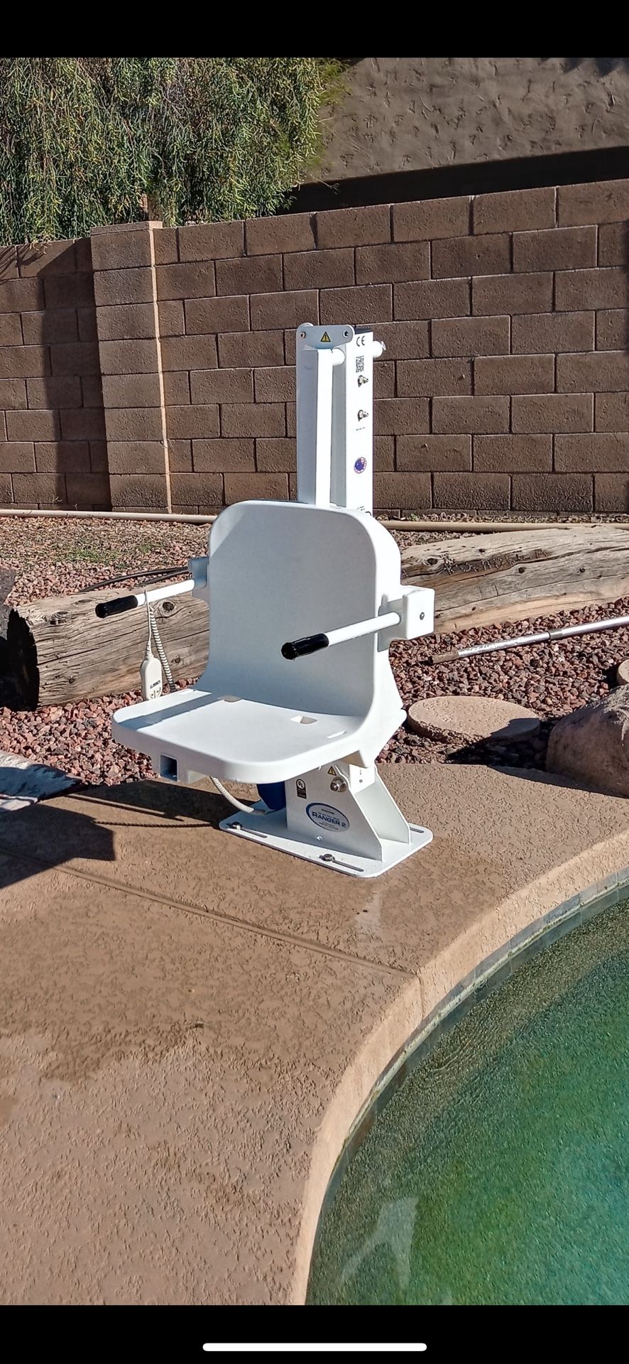 Battery Powered Pool Chair Lift for Sale in Glendale, AZ - OfferUp