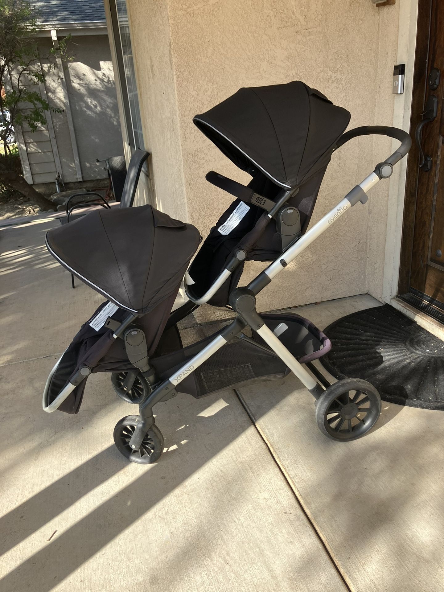 Evenflo Pivot Xpand Modular Travel System (double Stroller) for Sale in ...