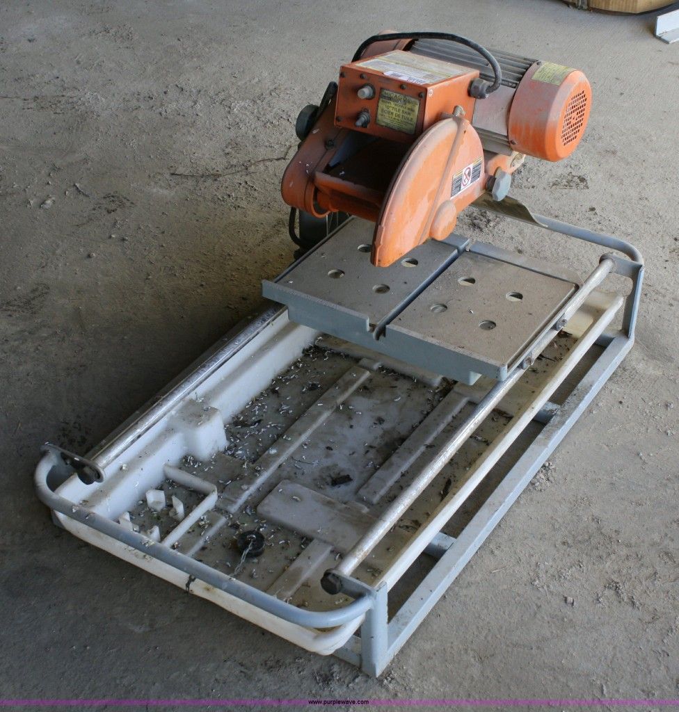 Chicago wet tile saw TC250B for Sale in Ontario, CA - OfferUp