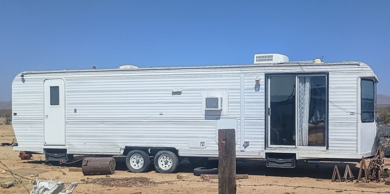 2001 Hyline Trailer (Park Model) for Sale in Apple Valley, CA - OfferUp