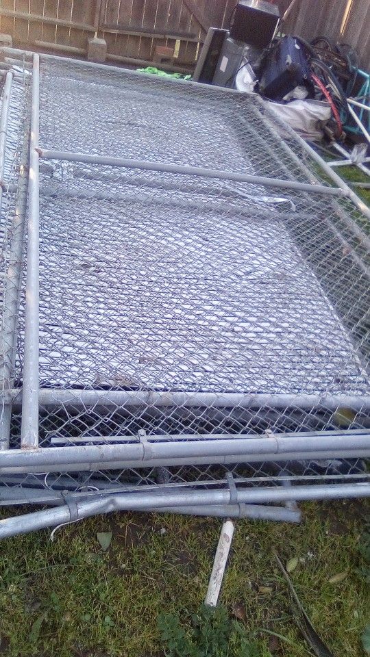 Temp Fence Panels With Stands for Sale in Modesto, CA - OfferUp