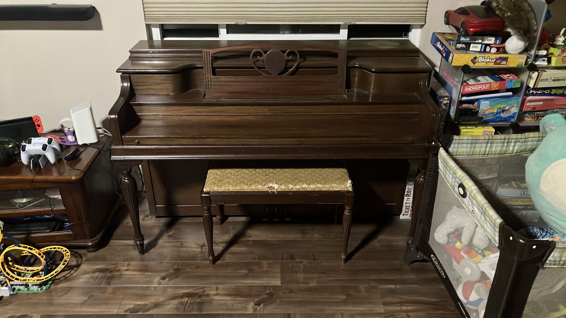 Jannsen piano- free for pick up for Sale in Chula Vista, CA - OfferUp