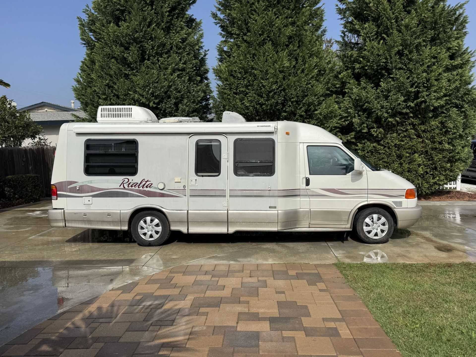 1999 Winnebago Rialta for Sale in Norwalk, CA - OfferUp