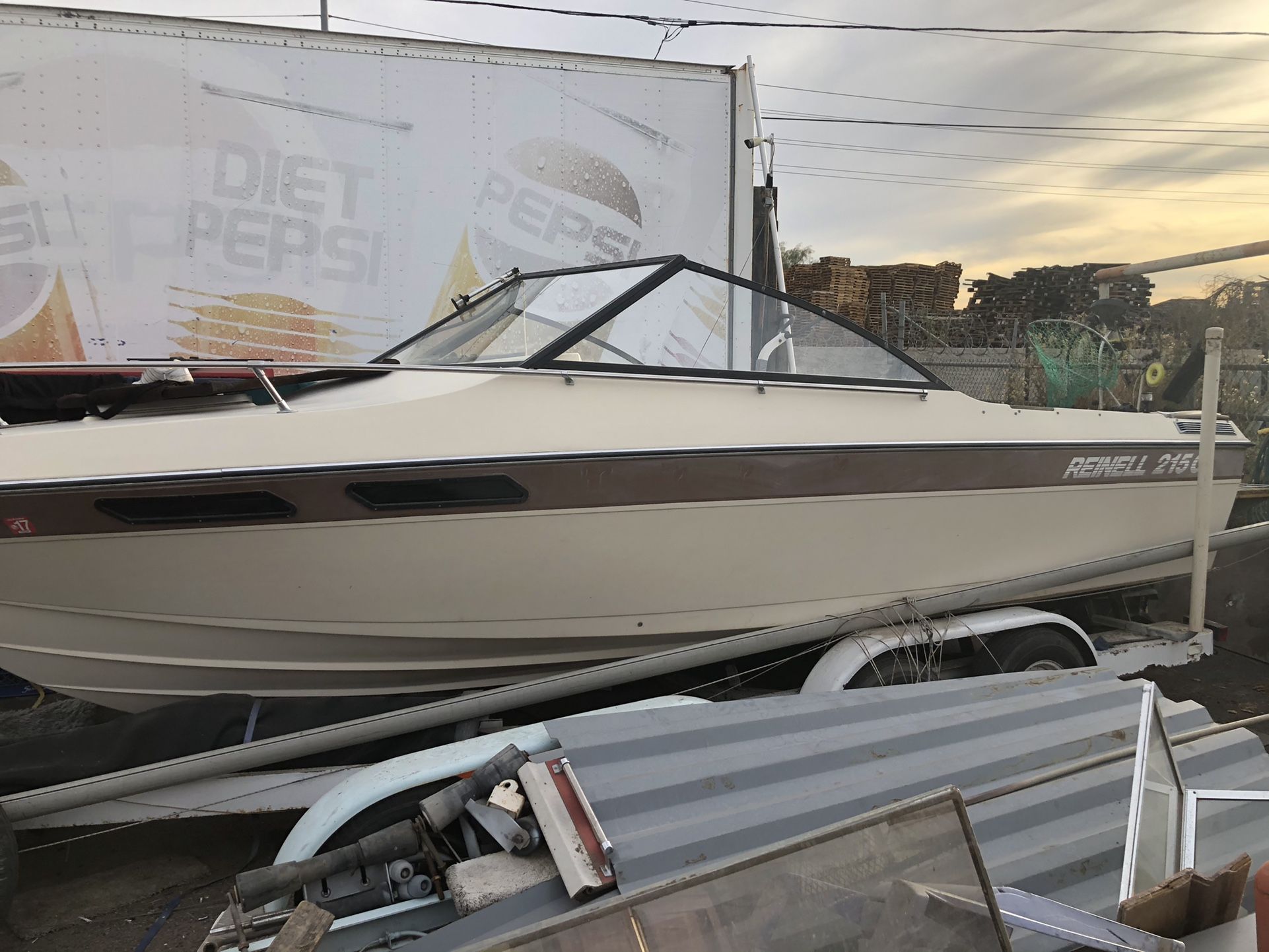 Reinell 21 Foot Boat for Sale in Phoenix, AZ - OfferUp