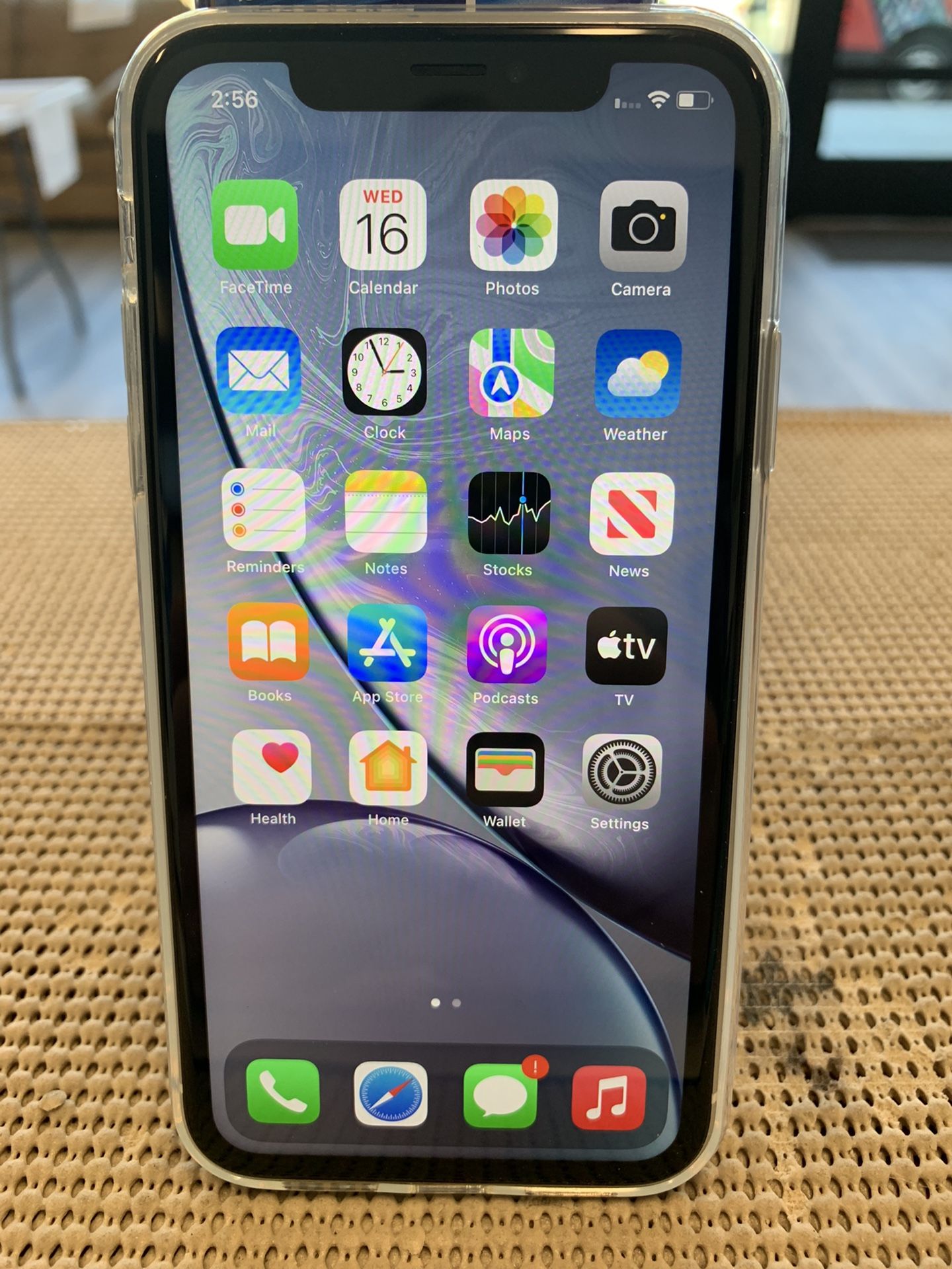 Apple XR White 64GB $365 for Sale in Monterey, CA - OfferUp