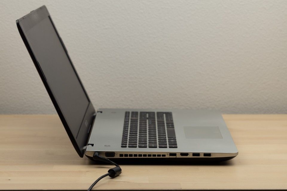 Asus N76VZ Laptop - Intel i7, 4GB RAM, 750GB HDD, 17-inch Display for ...