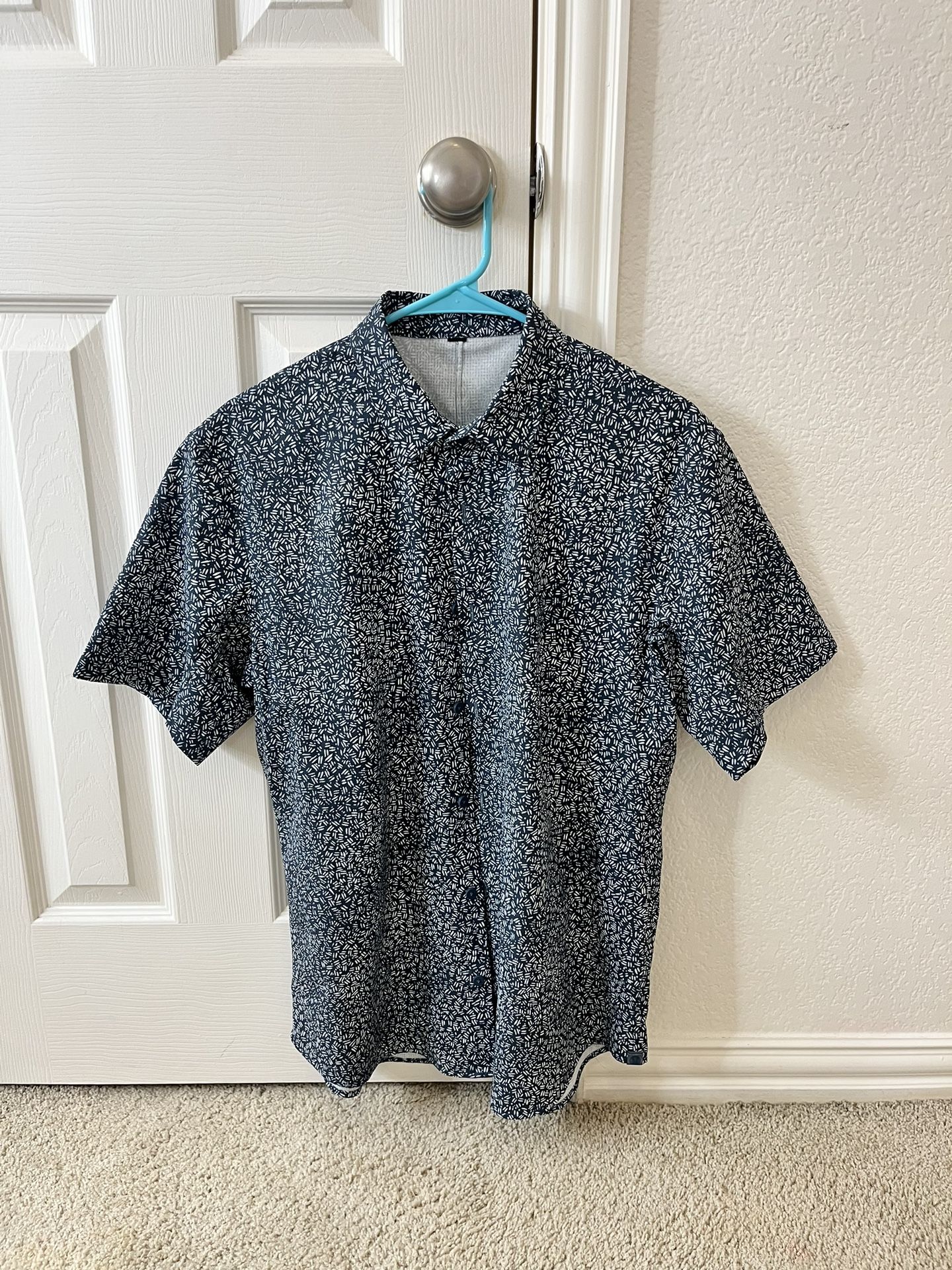 Lululemon Button Up Shirt for Sale in Mansfield, TX - OfferUp