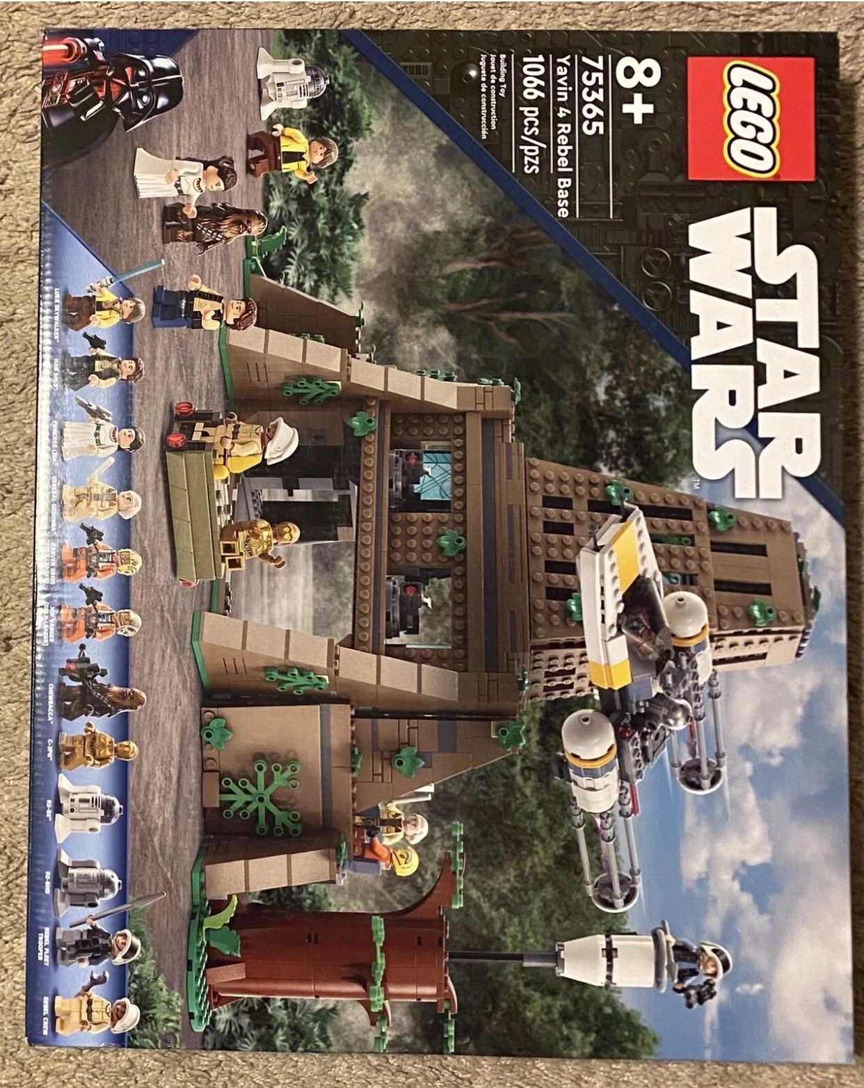 LEGO Star Wars A New Hope Yavin 4 Rebel Base, 12 Star Wars Figures ...