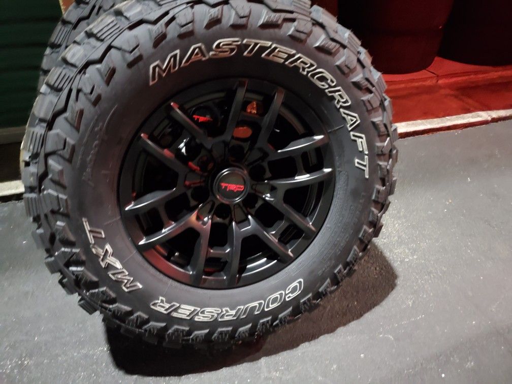 Toyota Trd Pro rims wheels with Mastercraft Courser MXT LT285/70 R17 ...