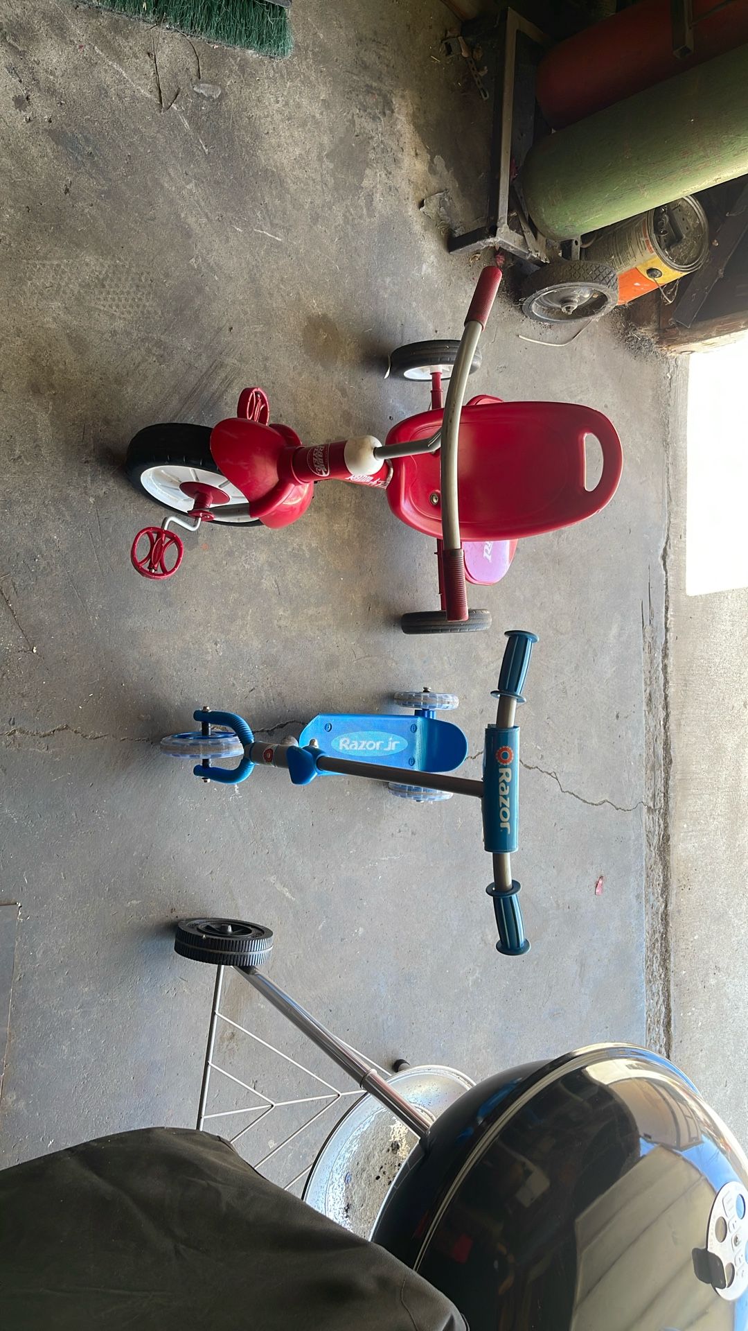 Radio flyer Tricycle/Razor scooter for Sale in Highland Park, CA - OfferUp