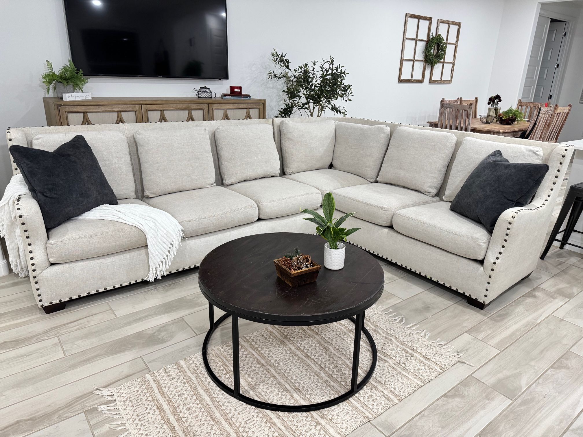 Universal Beige Sectional Couch for Sale in San Tan Valley, AZ - OfferUp