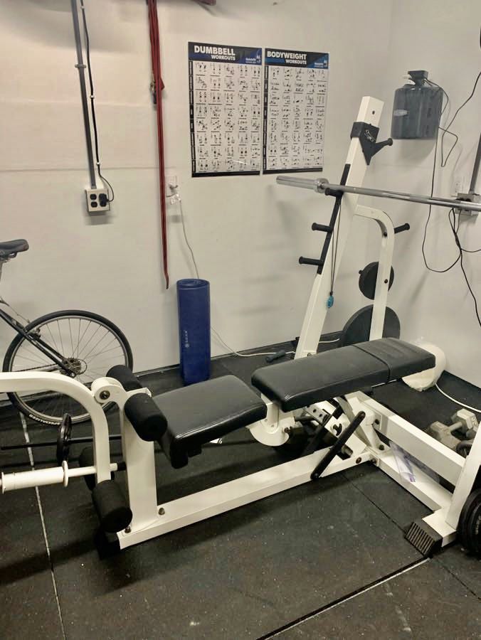 Nautilus Strength Station Weight Bench And Squat Rack for Sale in ...