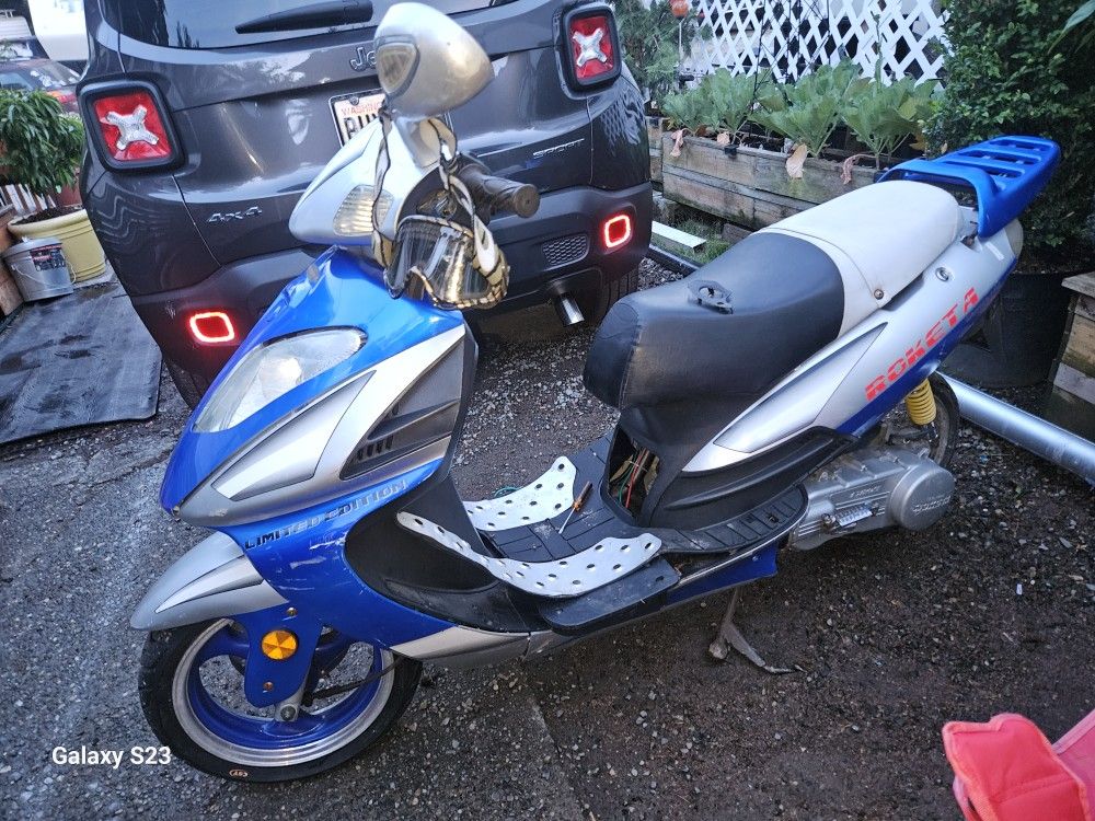 Tahiti Rocketa 150cc Moped for Sale in Tacoma, WA - OfferUp