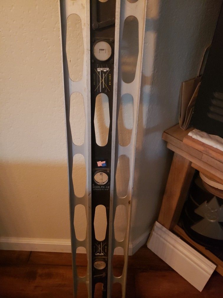 Plumb It Extendable Level for Sale in Las Vegas, NV - OfferUp