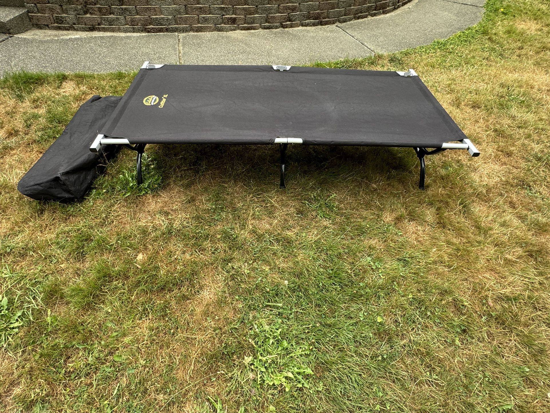 Cabelas Outdoor Cot for Sale in Auburn, WA - OfferUp