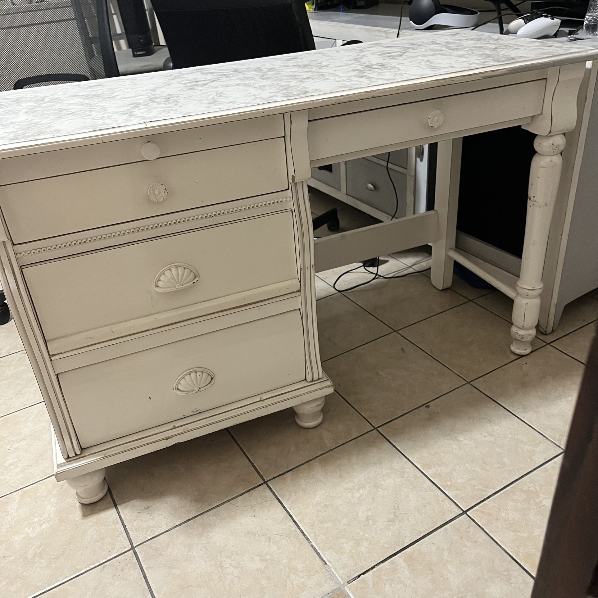 Vintage White Srong Wood Desk for Sale in Phillips Ranch, CA - OfferUp