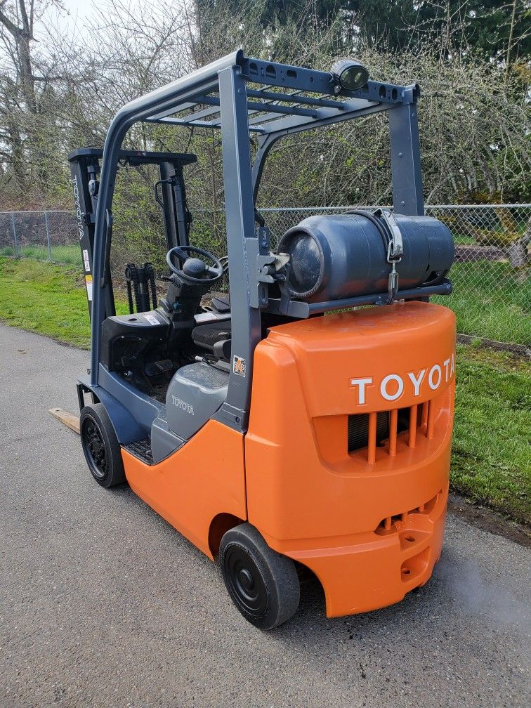 2014 Toyota Forklift 8FGCU20 for Sale in Tacoma, WA - OfferUp