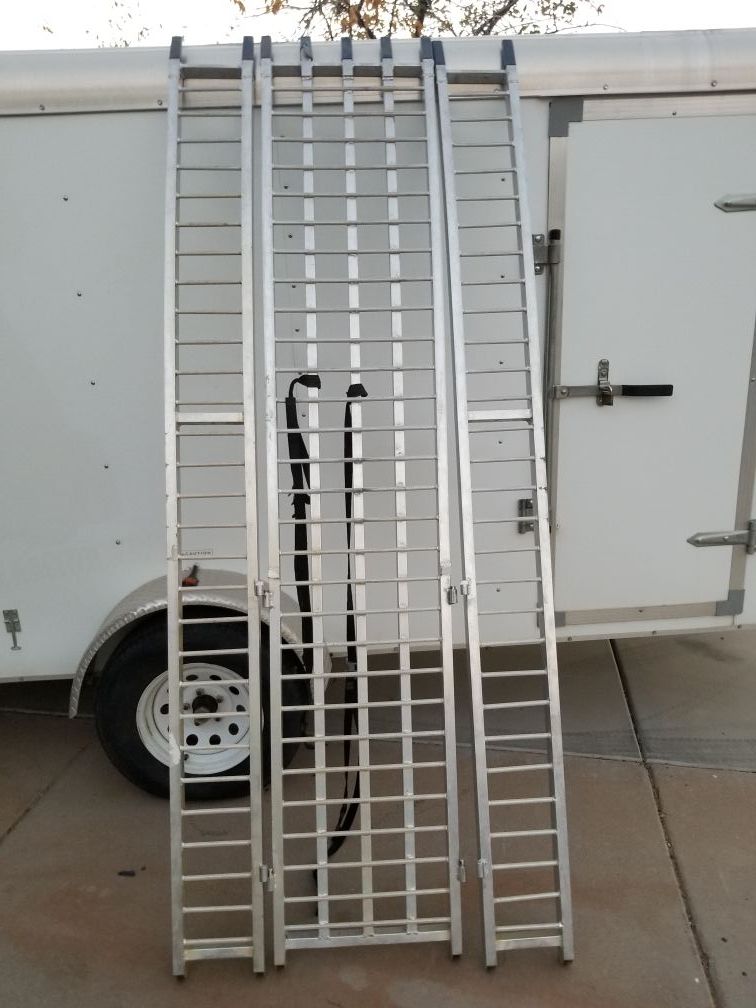 OXLITE model 11652 ATV/ Motorcycle ramp for Sale in Phoenix, AZ - OfferUp