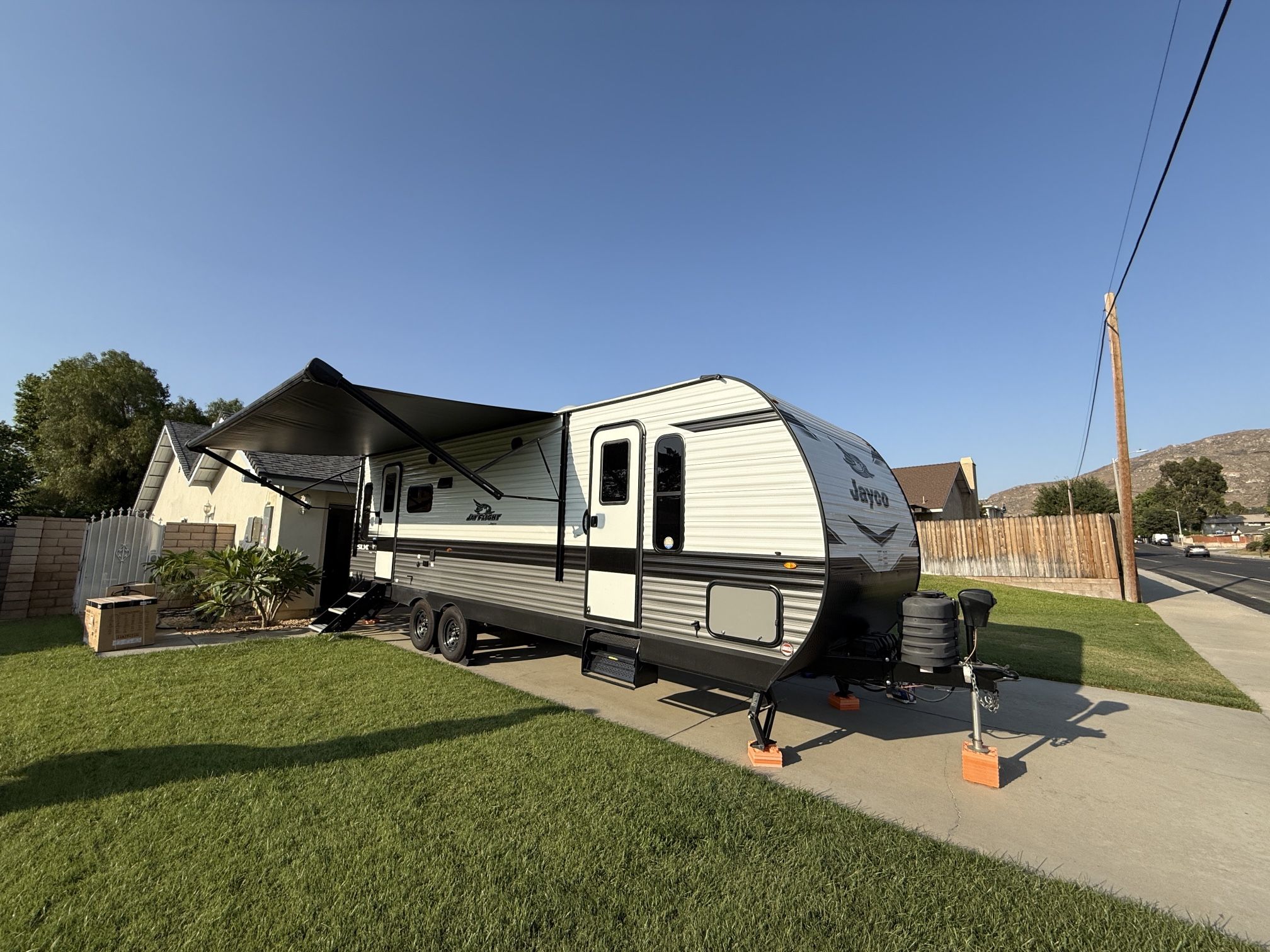 Spacious 2025 Travel Trailer RV for Sale in Grand Terrace, CA - OfferUp