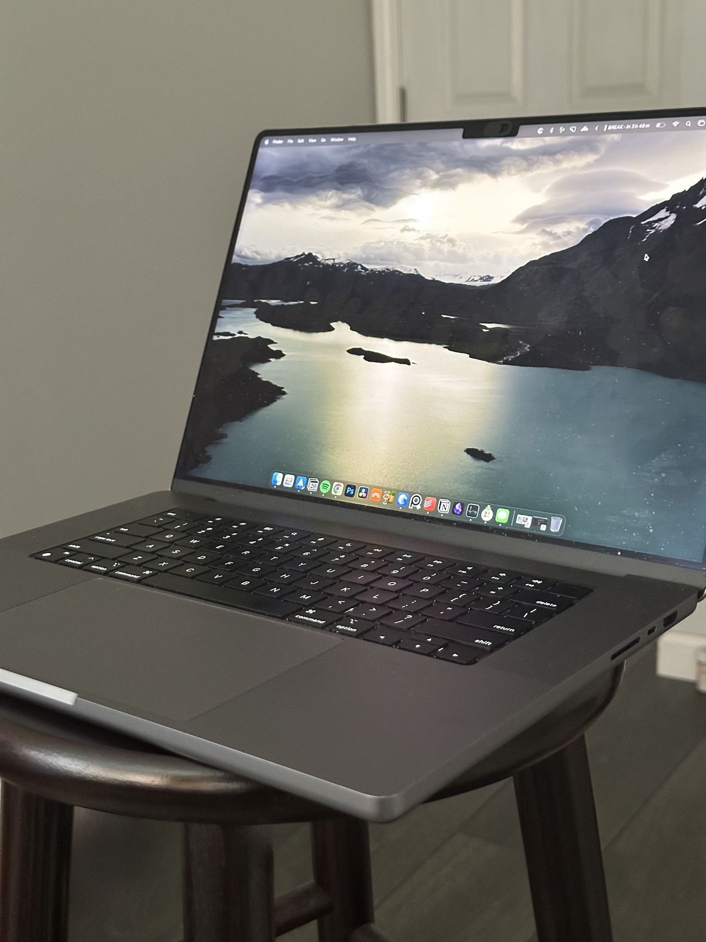 Apple Macbook Pro M1 Chip for Sale in West Haven, CT - OfferUp