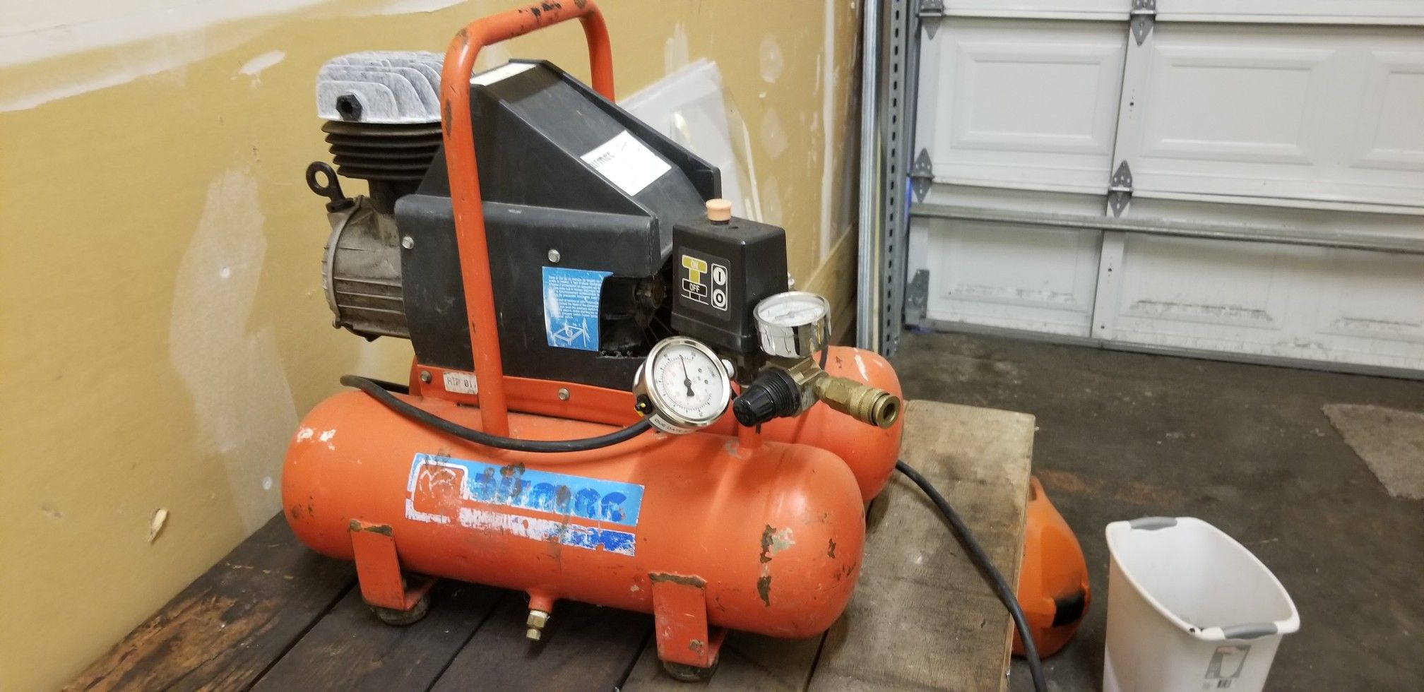 Airmec Pro 550 Twin air compressor for Sale in Bellingham, WA - OfferUp