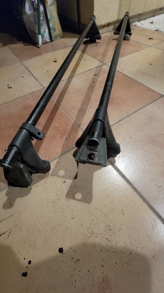 Yakima Lock And Load Bars for Sale in Los Angeles, CA - OfferUp