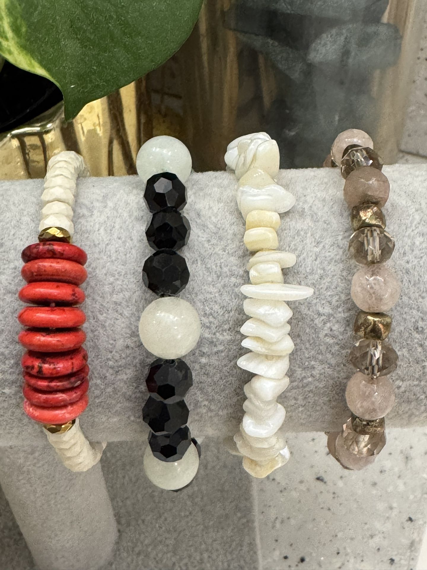 Natural Stone Stretch Bracelets 8 Pcs. $15.00 X Todos. for Sale in San ...