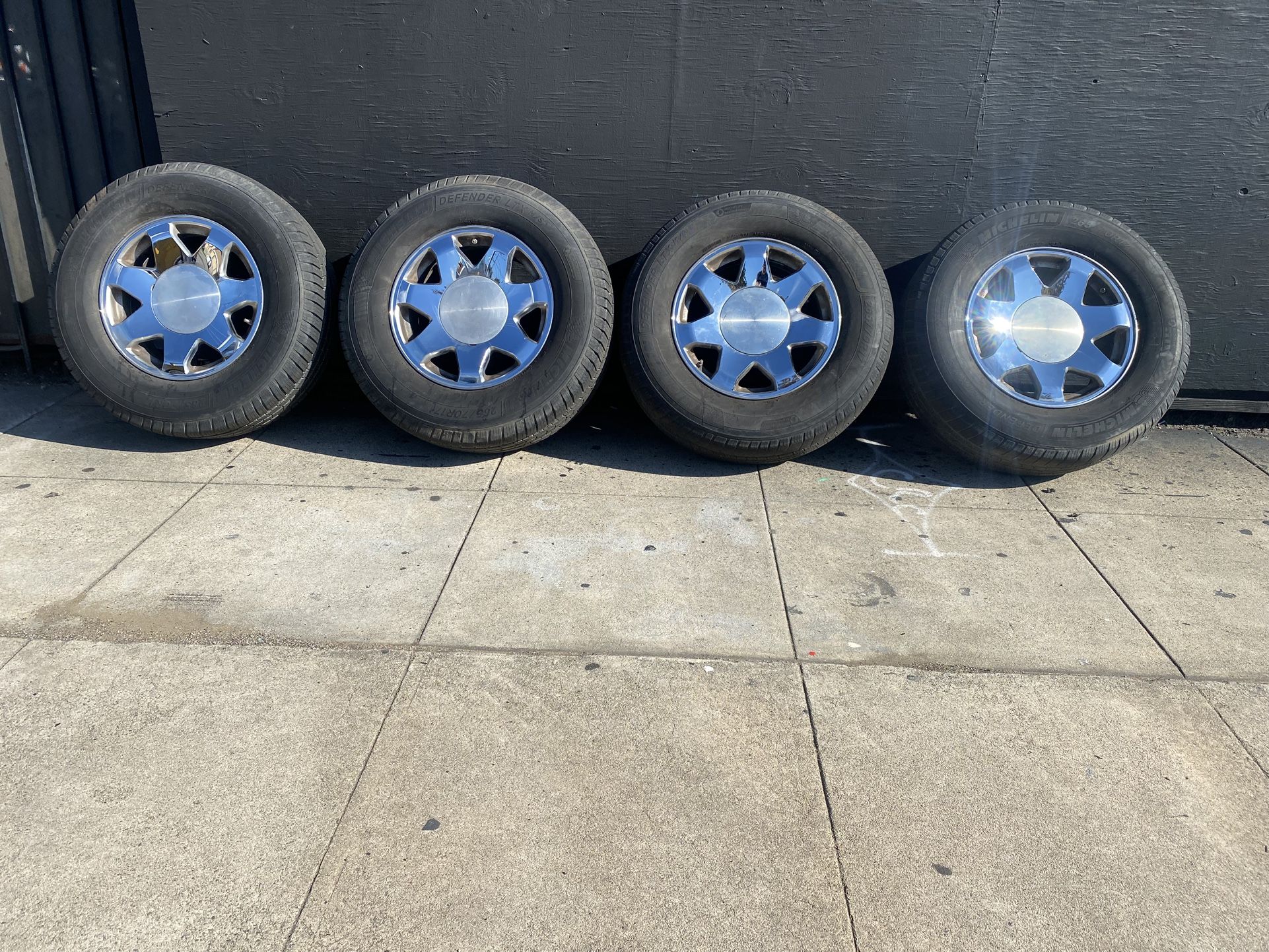 Set 17 Cadillac Escalade Old School, Chrome, 6x5.5 W/2 65/70/17 ...