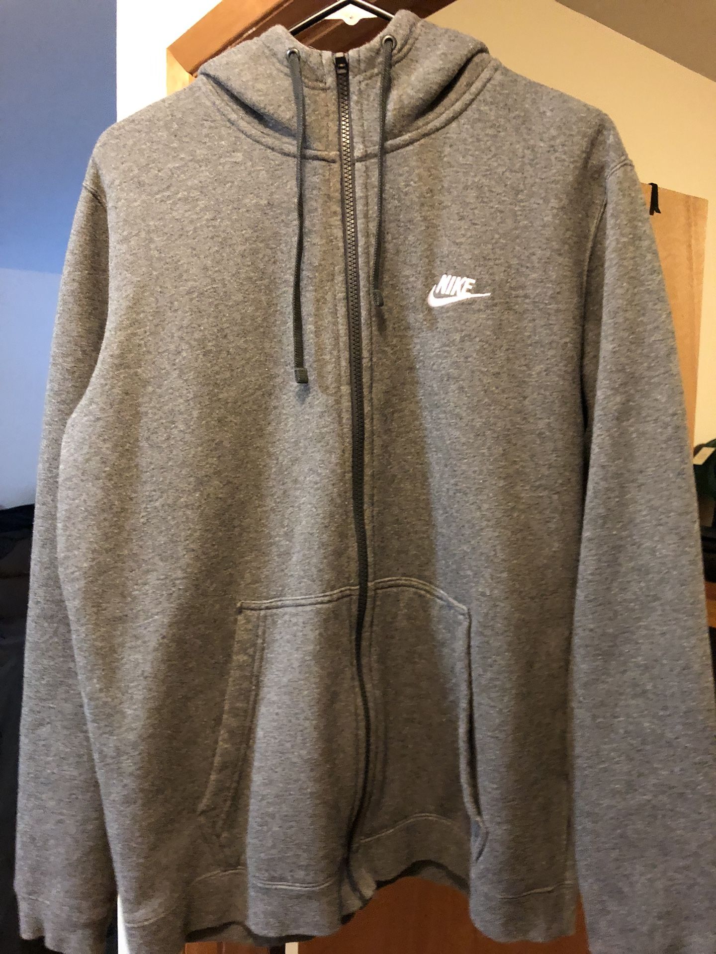 Nike Zip Up Hoodie L for Sale in Seattle, WA - OfferUp