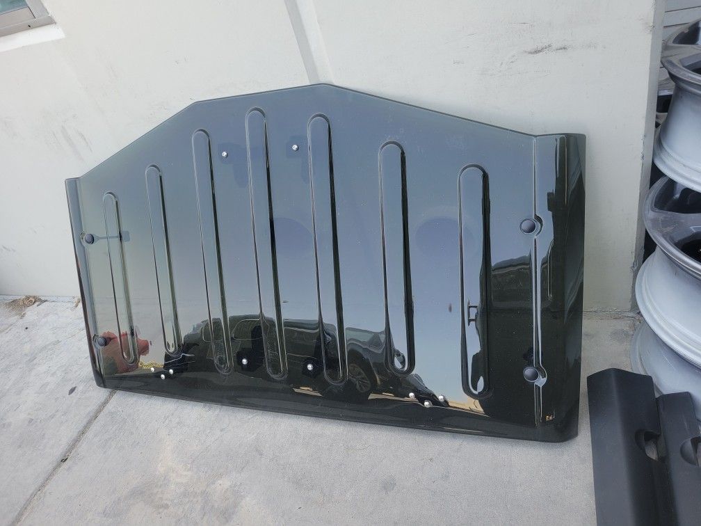 Jeep Jl Sky Veiw Freedo Top Replacement for Sale in Las Vegas, NV - OfferUp